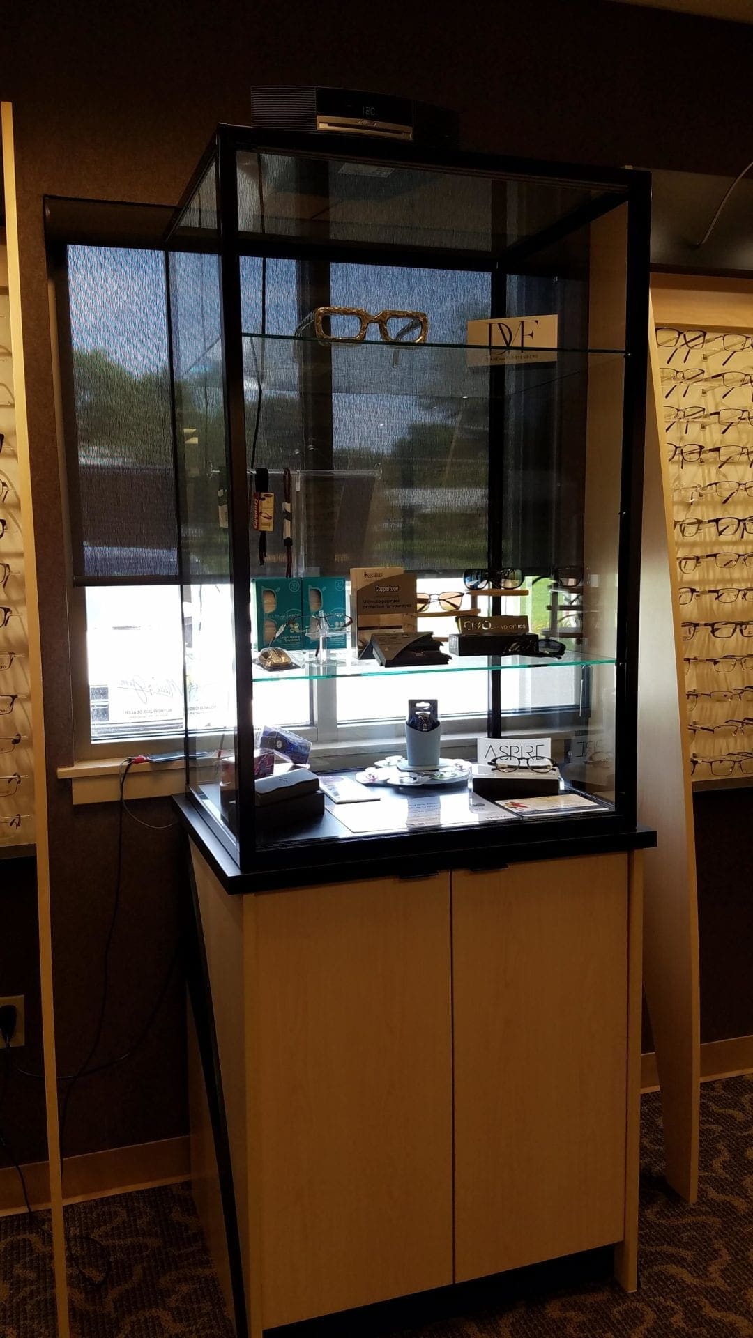 Eye Designs Optical Displays, Reception Desk & Reception Chairs ...